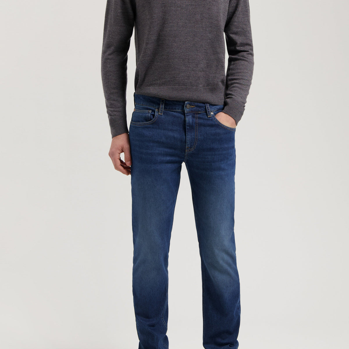 Sustainable Jeans | Bryce Mid Straight - Rustic Blue | MUD Jeans