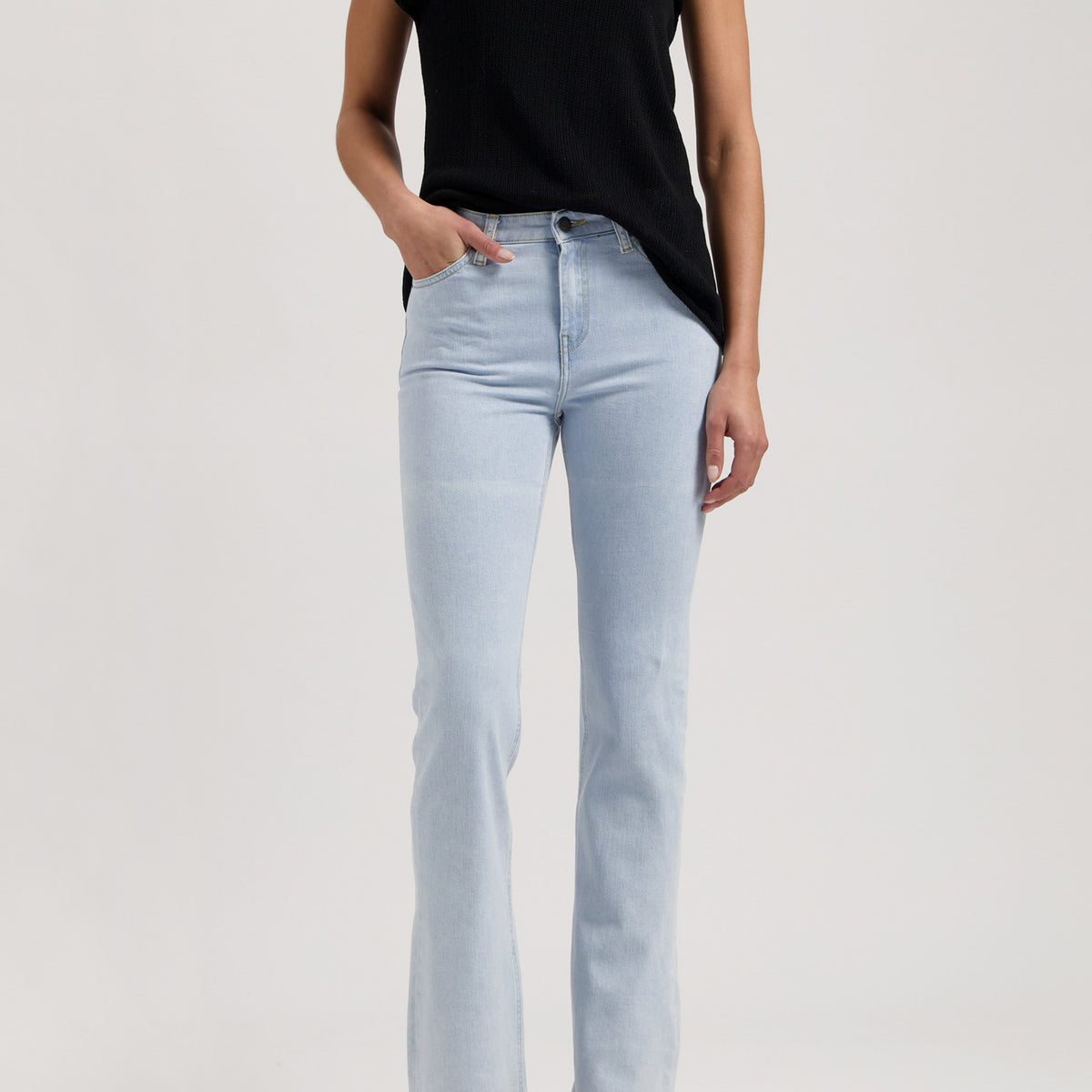 Sustainable jeans | Isy High Flared - Light Stone | MUD Jeans